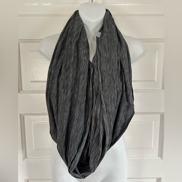 Nike | Accessories | Nike Infinity Golf Neck Scarf Heathered Black ...